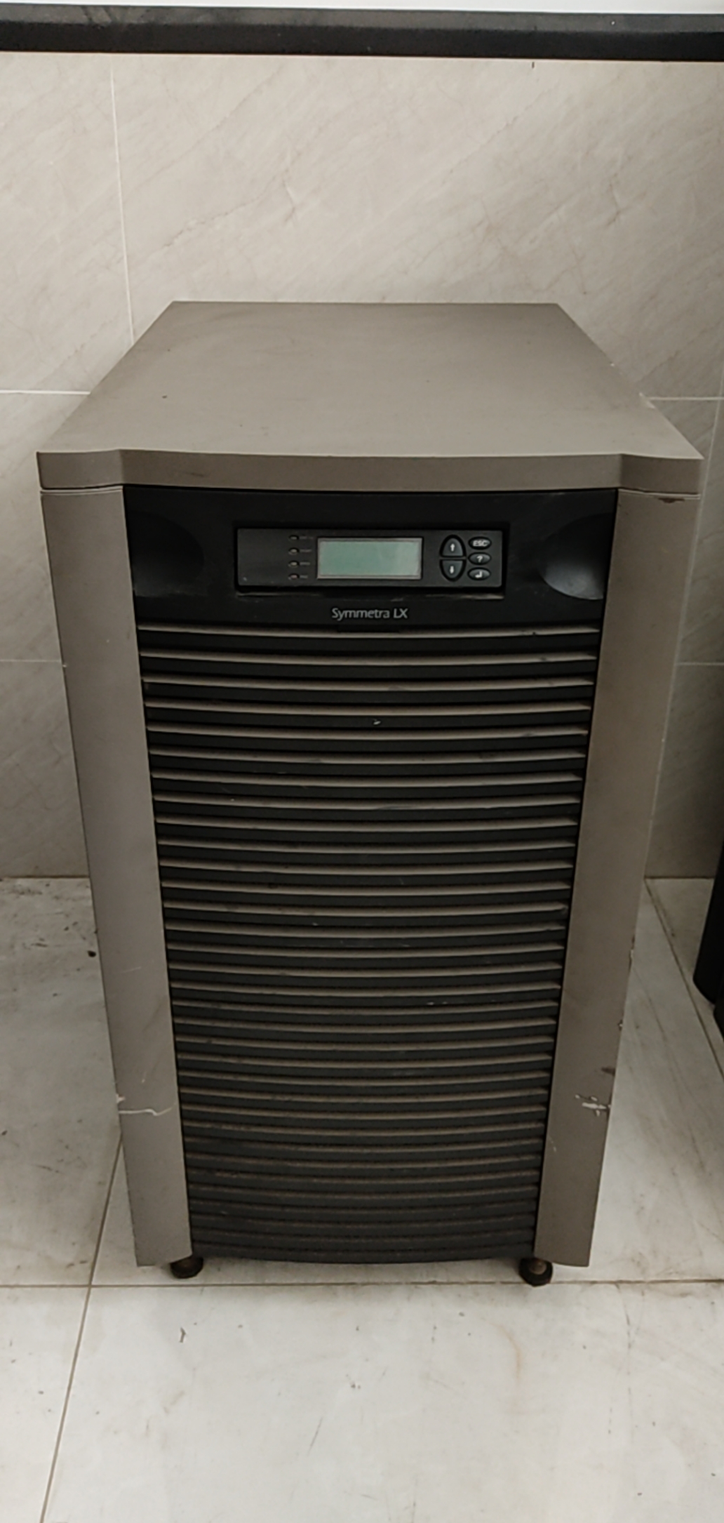 UPS SYMMETRA LX 16KVA